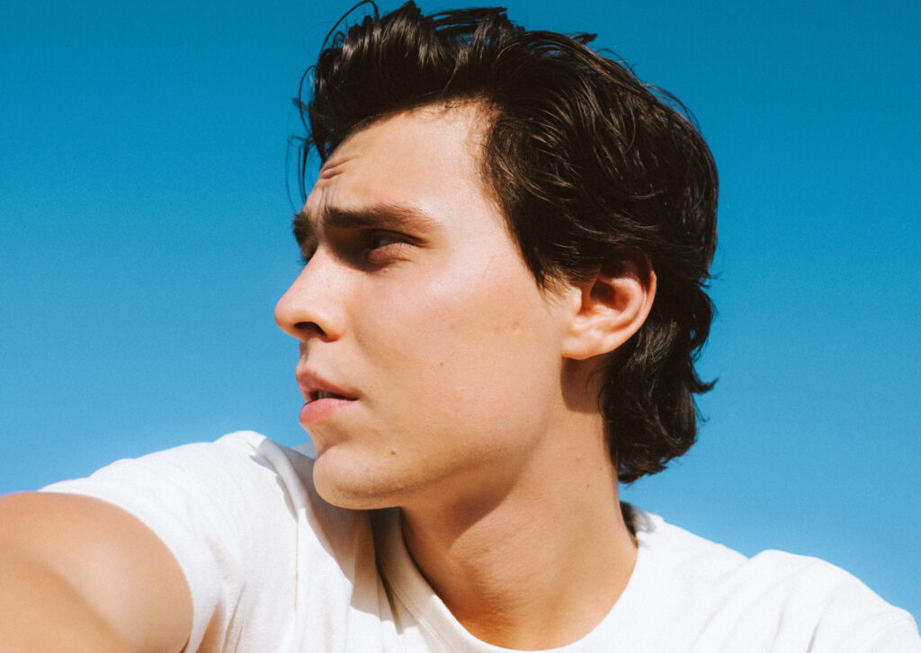 „Flight of Birds“ – Luke Noa's Souvenir einer kreativen Reise ans ...